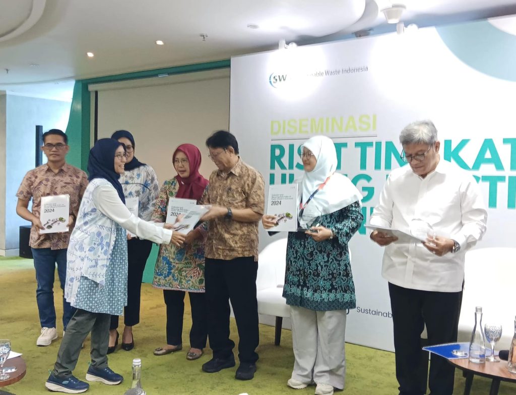 SWI dan IPR Rilis Studi Indeks Daur Ulang Plastik di Indonesia Tahun ...